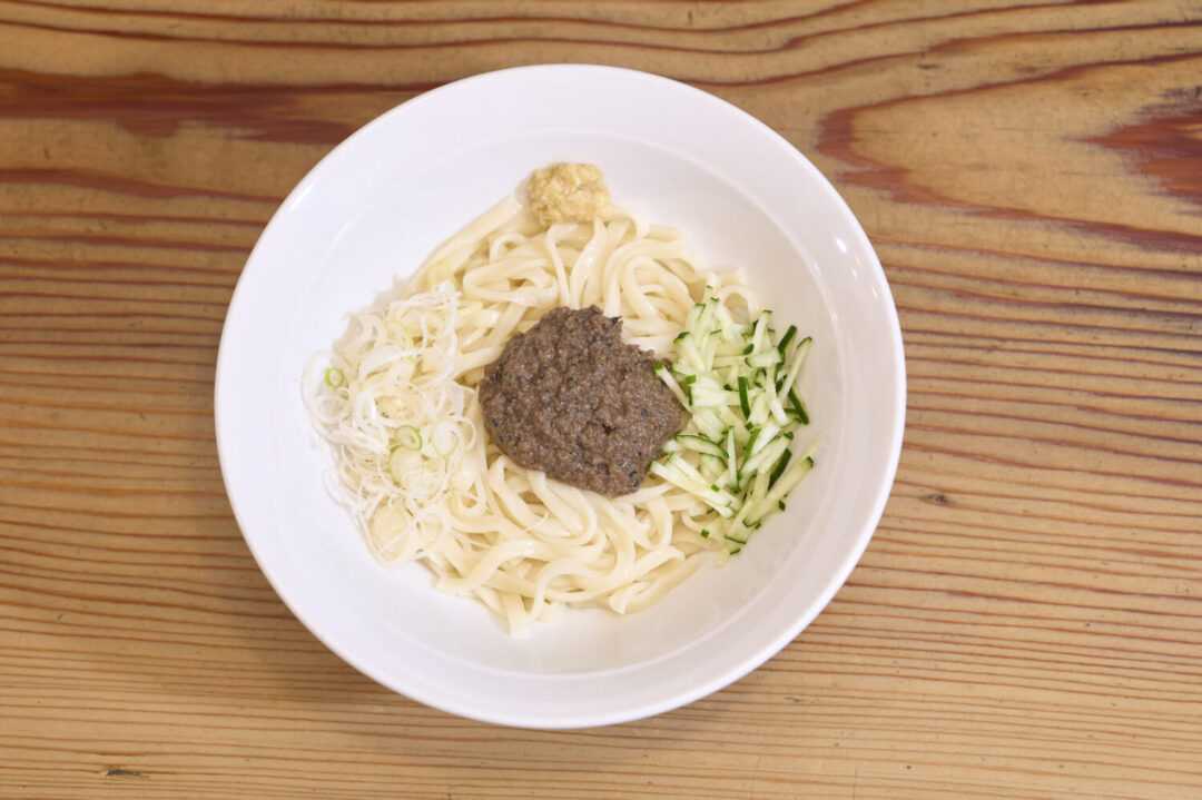 How to eat jajamen noodles | Finish off with some chitantan soup ...