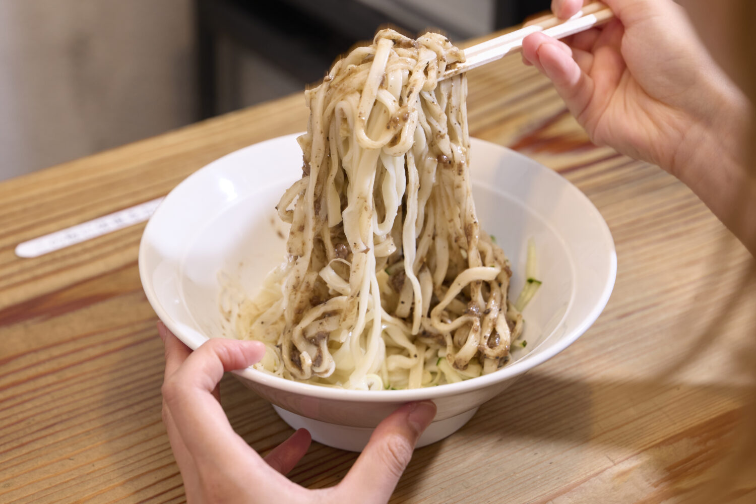 How to eat jajamen noodles | Finish off with some chitantan soup ...