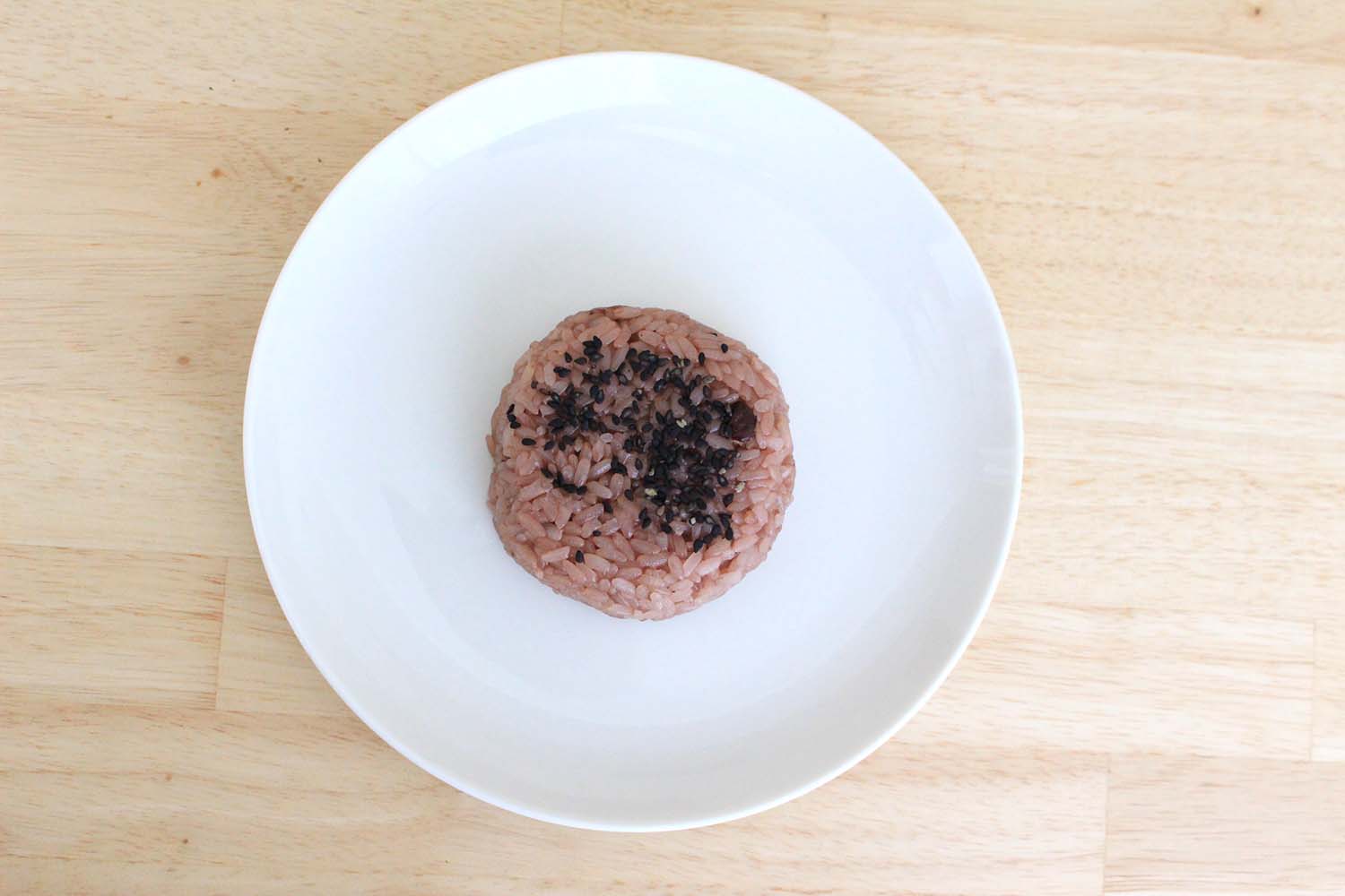 How to eat convenience store onigiri (rice balls) | Easily open each ...